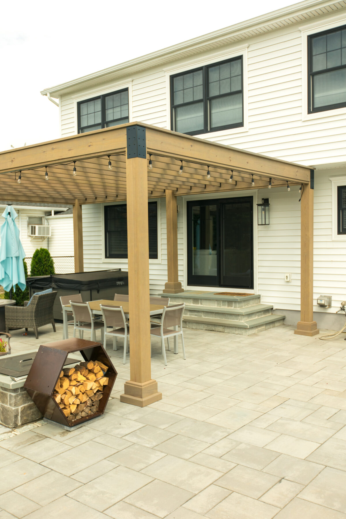 The Modern Residential Pergola - Pencroft
